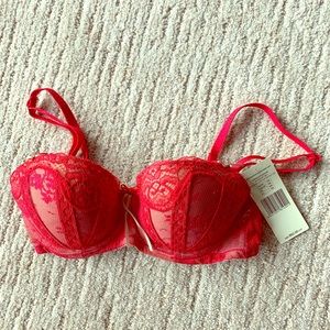 Intimates & Sleepwear | Elle Macpherson Bra 32b | Poshmark